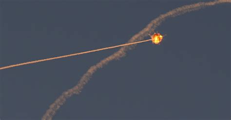 이스라엘군 레바논서 미사일 발사서안지구 화재 발생