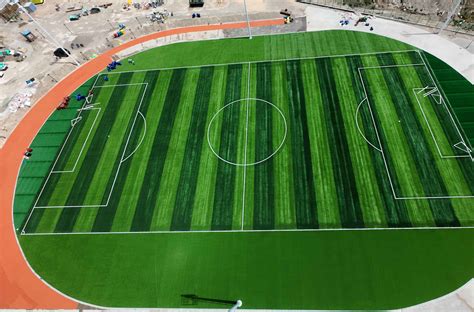 Толгойтын хөл бөмбөгийн талбай бүхий спорт цогцолборын барилга угсралтын ажил 75 хувьтай