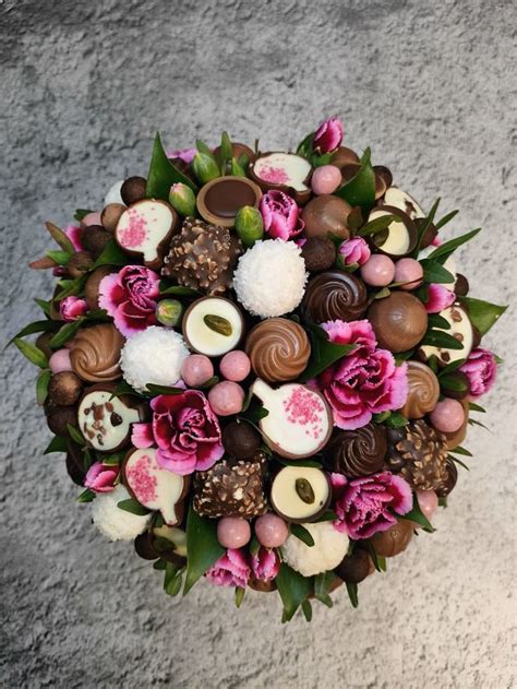 Композиция из шоколада в 2024 г Съедобные композиции Чайные подарки Идеи подарков