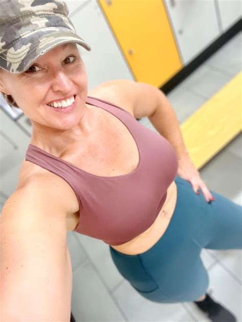 This Milf Workouts On Saturdays Hope You Are Having A Great Day 💋 R