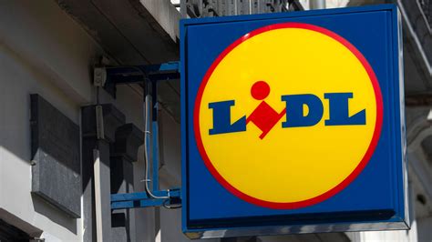 Kompakt Und Praktisch Der Alu Klapphocker Von Lidl Passt Auch Auf Kleine Balkone