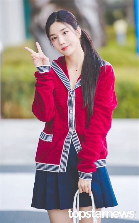 [hd포토] 권은비 청순 러블리 대장토끼 정오의 희망곡 출근길 네이트 뉴스