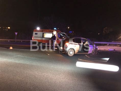 Извънредно Пиян влезе в насрещното на Е 79 при Мездра и се размаза в друга кола снимки