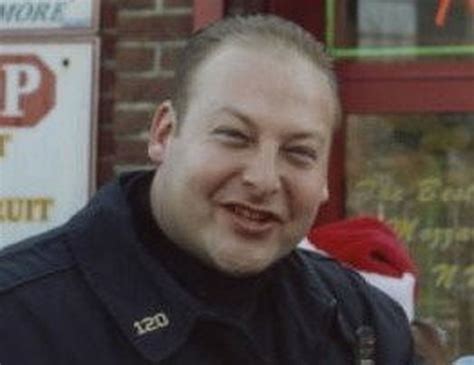 Staten Island Cop Fired For Padding Overtime Wants His Job Back
