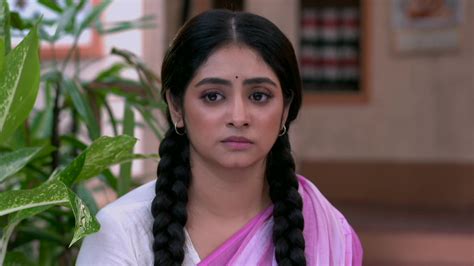 Watch Bangla Medium S1 Episode 1 On Jiohotstar