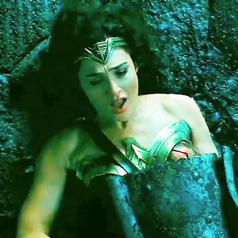 Gal Gadot Compilation à poil vidéos de sexe au format xHamster