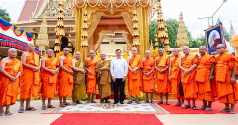 សម្តេចធិបតី អញ្ជើញចូលរួមក្នុងព្រះរាជពិធីបុណ្យទីឃាយុវឌ្ឍនមង្គល ថ្វាយសម្ដេចព្រះមហាសុមេធាធិបតី