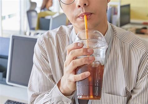 매일 ‘이 음료 두 잔 이상 대장암 위험 낮춘다