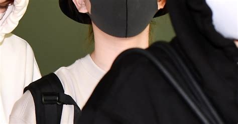 니쥬 리쿠 벙거지와 마스크로 완전 무장 포토엔hd