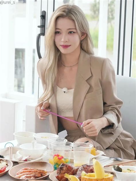 프로미스나인 이채영 촬스의 이슈와 유머