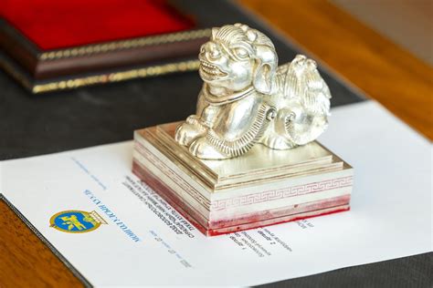 2023 онд батлагдсан Монгол Улсын хуулиудад Төрийн тамга дарах ёслол болов