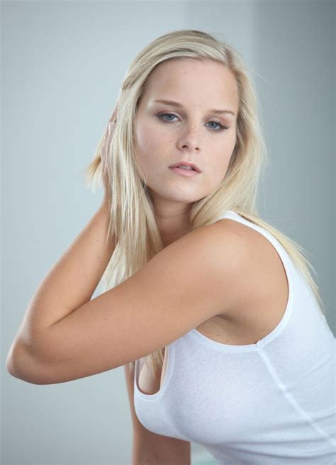 Marry Queen Biography Wiki Age Height Career And Photos Letme