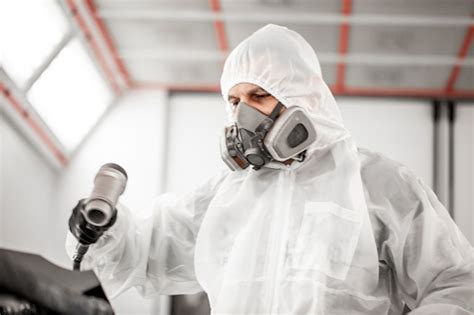 페인팅 챔버의 자동차 섹션에 페인트를 건조 하는 공 압 공기 드라이어를 사용 하는 자동차 페인팅 기술자 가스 압축기에 대한 스톡 사진 및 기타 이미지 Istock