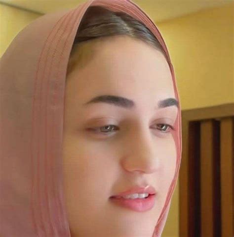 یاسمین مومند