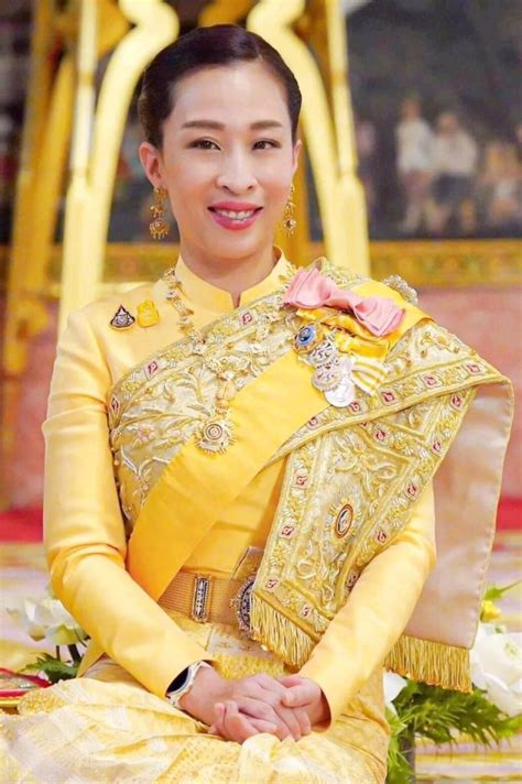 ในหลวง พระราชินี เสด็จฯ ทรงติดตามพระอาการประชวร พระองค์ภาฯ เป็นการส่วน