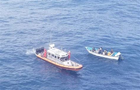 Semar Rescató A 13 Tripulantes Que Viajaban En Una Embarcación Con