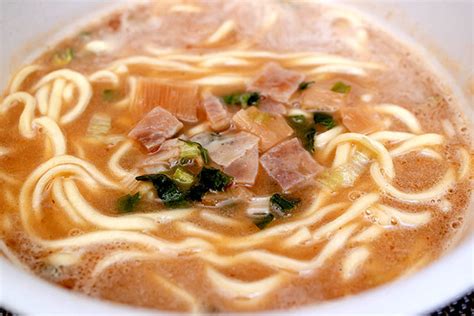 エースコック 「一度は食べたい名店の味 Premium 狼煙 特濃豚骨魚介醤油ラーメン」