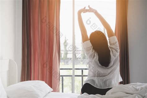 晚上不想睡早上不想起高清图片 晚上不想睡早上不想起素材 包图企业站