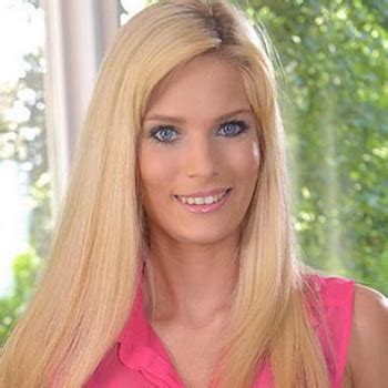 Candee Licious Age Wiki Birthday Family Networth Biography More