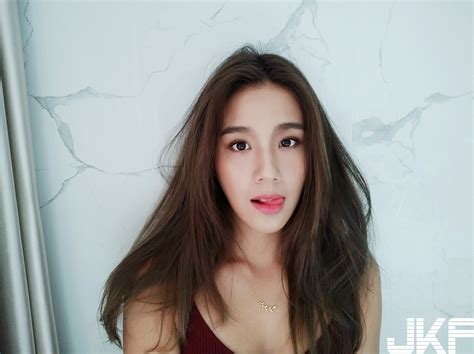 火辣熱翻天運動美模女Angelina安安傲人的耀眼曲線讓人無法直視 小濕妹圖