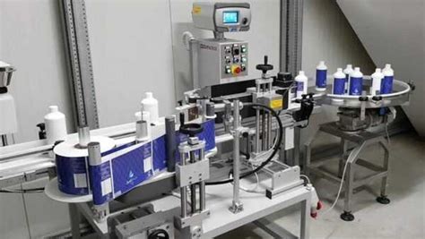 Automatically Apply Labels On Roll To Bottles Or Jars Codipack