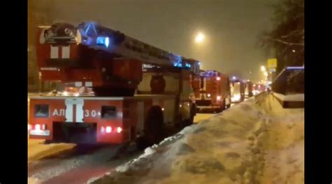 МЧС Огнеборцы ликвидировали открытое горение на заводе автомобилей в Москве