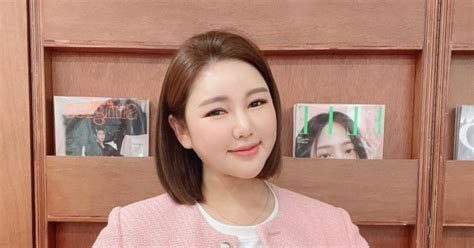 송가인 핑크빛으로 물들인 ‘봄 데일리룩 공개