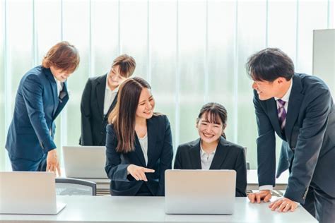 ビジネスにおけるオンボーディングとは？人事とsaas双方から解説 人事を戦略に変えるメディア『経営人。』