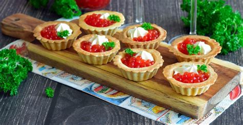 Швидкі рецепти святкові тарталетки з сиром і червоною ікрою Читайте на Ukr Net