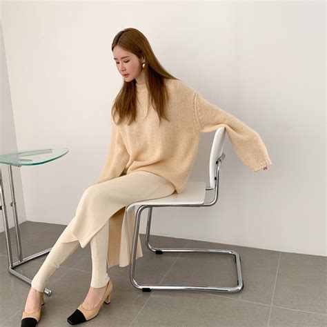 Partysu Somsom Mohair Knit 도톰한 두께감과 벌키한 핏으로 여리여리한 핏을