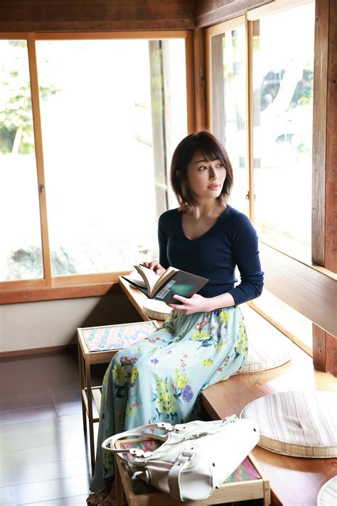 新藤まなみ 蠱惑vol 1 まさかの初バストトップ解禁FRIDAYデジタル写真集 微图坊