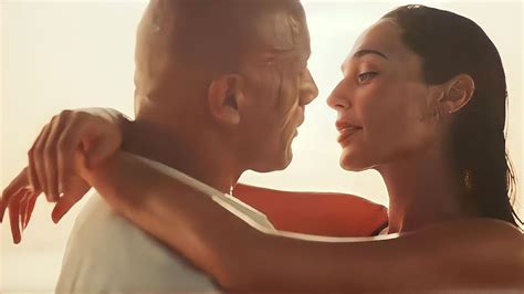 Gal Gadot Kissing Scenes Gal Gadot Hot Scenes Youtube