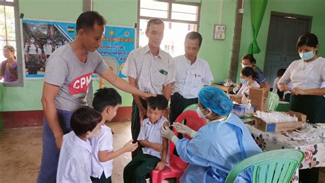 လမိုင်းမြို့တွင် အသက် ၅ နှစ်မှ အသက် ၁၂ နှစ်အထိ ကိုဗစ် ၁၉ ရောဂါ ကာကွယ် ဆေးများစတင်ထိုးနှံပေး