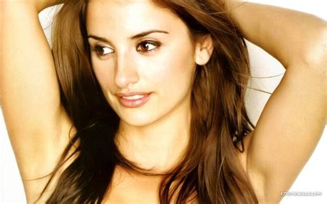 Penelope Cruz Background Wallpicsnet Wallpapers Photos Pictures