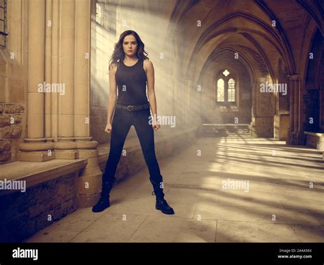 ZOEY DEUTCH In VAMPIRE ACADEMY 2014 Directed By MARK WATERS Credit RELIANCE PICTURES