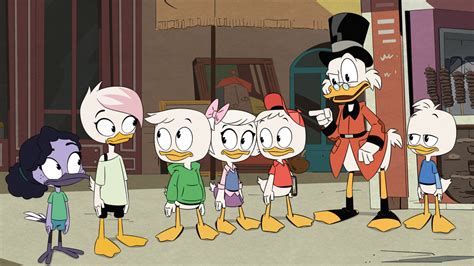Ducktales Season 3 Episode 14 Review The Split Sword Of Swanstantine