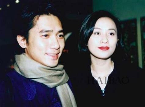 全香港的梦中情人，曾与梁朝伟三度分手，53岁与儿子独自生活