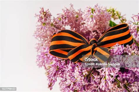 세인트 조지 리본과 라일락과 아름다운 꽃 배경 텍스트장소가 있는 봄 방학 배너 0명에 대한 스톡 사진 및 기타 이미지 0명 1945년 5월 Istock