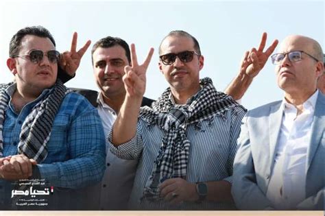 حملة المرشح عبد الفتاح السيسي تشارك في وقفة احتجاجية ضد القص الوطن