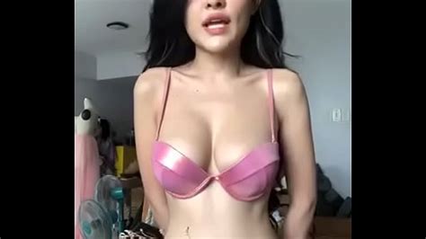 Ngân 98 Mặc Bikini