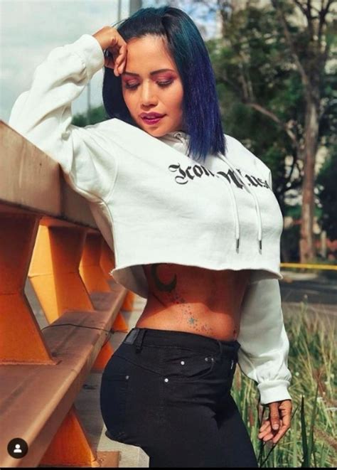 Estas Son Las Fotos De Mujer Luna Bella Que Ponen A Prueba Las Reglas De Contenido En Instagram