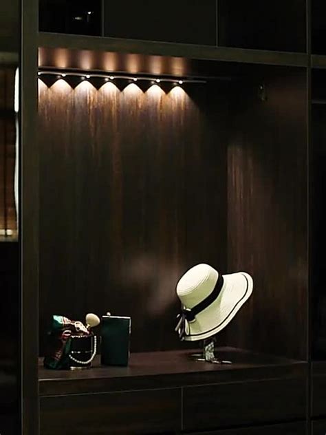 Led ภายใต้คณะรัฐมนตรีแสง Usb เติมเงินมือกวาดสปอตไล Motion Sensor ห้องนอนโคมไฟตู้เสื้อผ้าครัวตรวจ