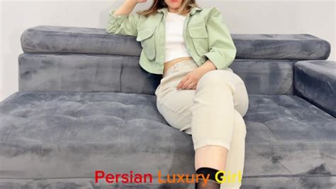 شوهر بی غیرتم نمیتونه ارضام کنه و به دوست کیرکلفتش گفت بیاد باهام سکس کنه با صدا ببینید xxx