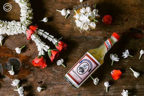 น้ำอบนางลอย วันอังคาร 15 เมษายน 2568 วันเถลิงศก หรือ วันขึ้นปีใหม่ไทย วันเถลิงศก คือวัน