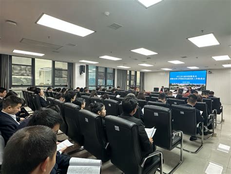 县行政审批服务局：党建引领聚合力 文明创建展活力工作会议政务