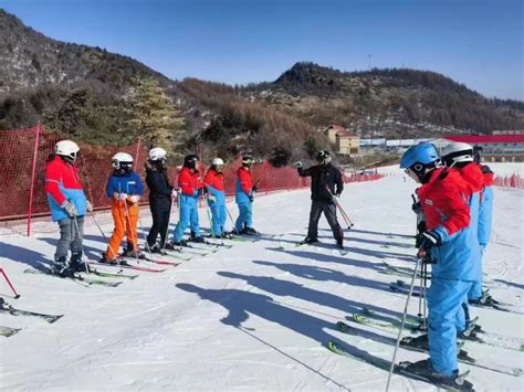 湖北神农架滑雪培训班开班国家体育总局