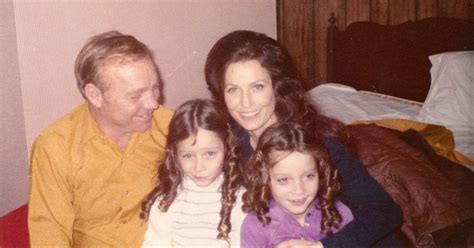 Loretta Lynn Biographical Timeline American Masters Pbs