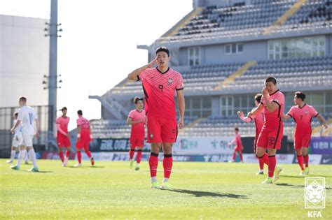 축구대표팀 원톱 도전장 내민 조규성 일간스포츠