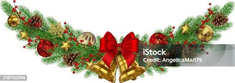 소나무 가지와 장식으로 크리스마스 장식 전나무 가지가 있는 크리스마스 화환 빨간 리본이 달린 금종 크리스마스 공과 솔방울 0명에 대한 스톡 벡터 아트 및 기타 이미지