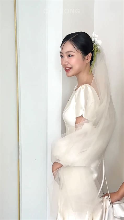 차홍아르더 본점 메이크업 수석실장 이소은 수영신부님의 소중한 본식날💍 너무 러블리하고 아름다웠던 수영신부님의 웨딩데이 중요한 날 믿고 맡겨주심에 감사했던🤍